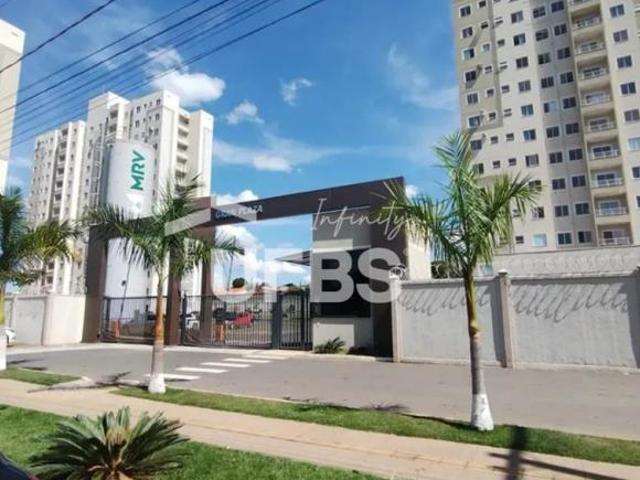 Apartamento com 2 qts, sendo 1 suite, sala cozinha com sacada, banheiro social. Condominio com Churr