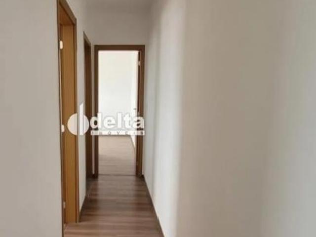 Apartamento com 2 quarto sendo 1 suíte disponível para venda no bairro Laranjeiras em Uberlândia MG