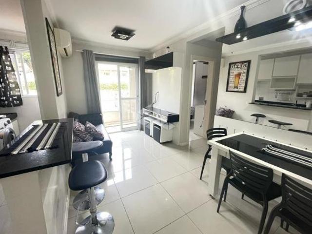 Apartamento com 2 quartos, mobiliado com vaga no Teresópolis