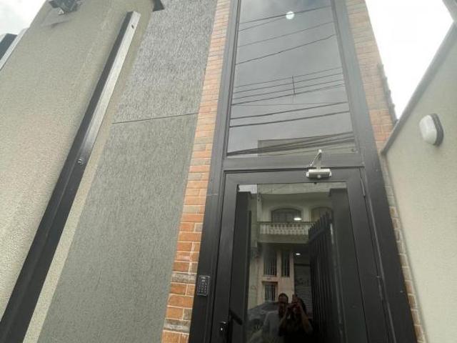 Apartamento com 2 quartos na Cidade Patriarca!