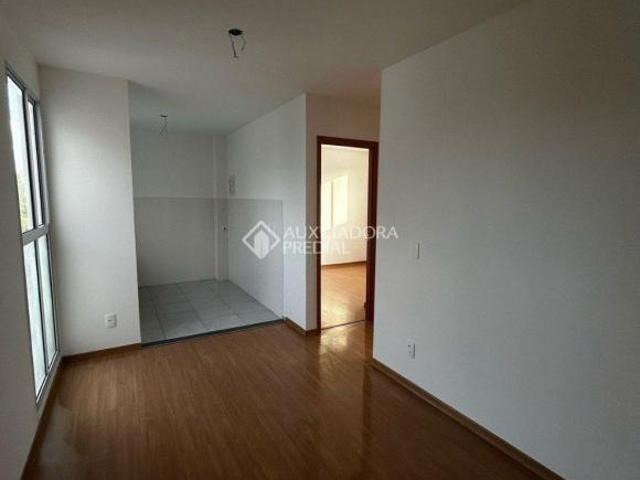 Apartamento com 2 quartos na Restinga
