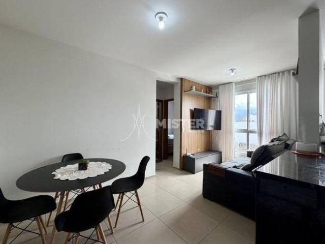APARTAMENTO COM 2 QUARTOS NA ZONA 06 EM MARINGÁ PR