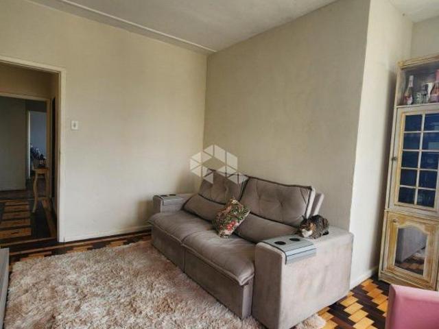 Apartamento com 2 quartos no bairro Azenha