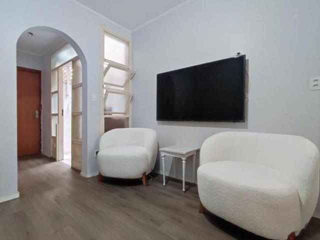 Apartamento com 2 quartos no bairro Azenha