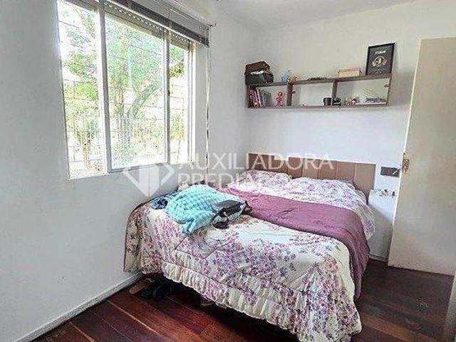 Apartamento com 2 quartos no Bairro Camaquã