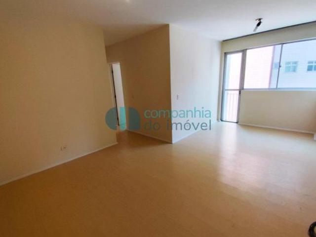 Apartamento com 2 Quartos no Centro Cívico