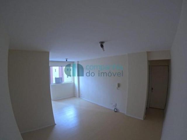 Apartamento com 2 Quartos no Centro Cívico