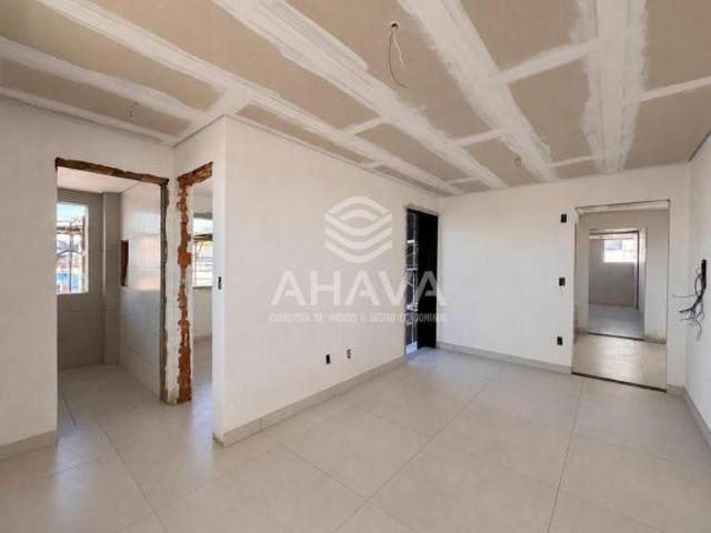 Apartamento com 2 Quartos à Venda, 49m², 1 Vaga, Elevador, Bairro Copacabana