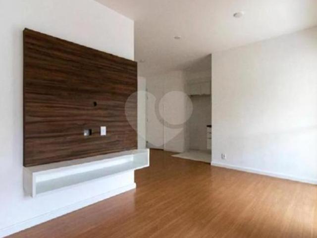 Apartamento à venda com 2 quartos no condomínio Living Resort, São Paulo