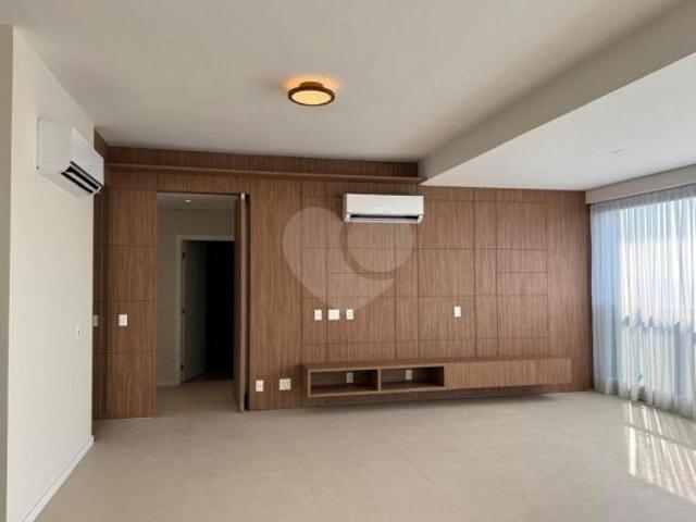 Apartamento com 2 quartos à venda em Jardim morumbi SP