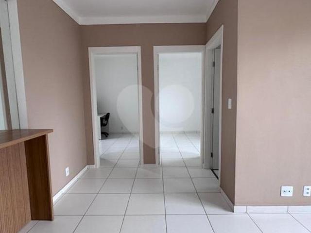 Apartamento à venda com 2 quartos no condomínio Vila Das Orquideas, São Carlos