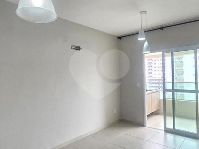 Apartamento com 2 quartos à venda em Ocian SP