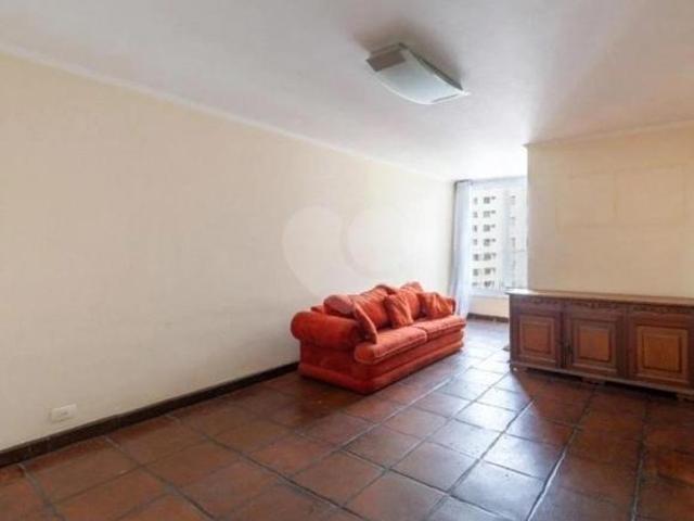 Apartamento com 2 quartos à venda em Moema SP
