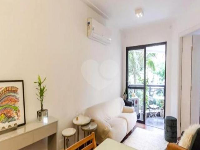 Apartamento com 2 quartos à venda em Moema SP