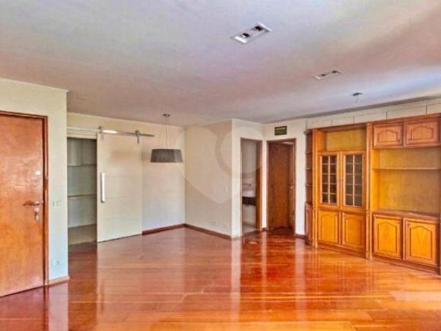 Apartamento com 2 quartos à venda em Moema SP