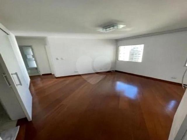 Apartamento com 2 quartos à venda em Moema SP