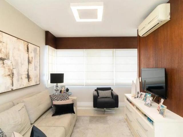Apartamento com 2 quartos à venda em Menino deus RS