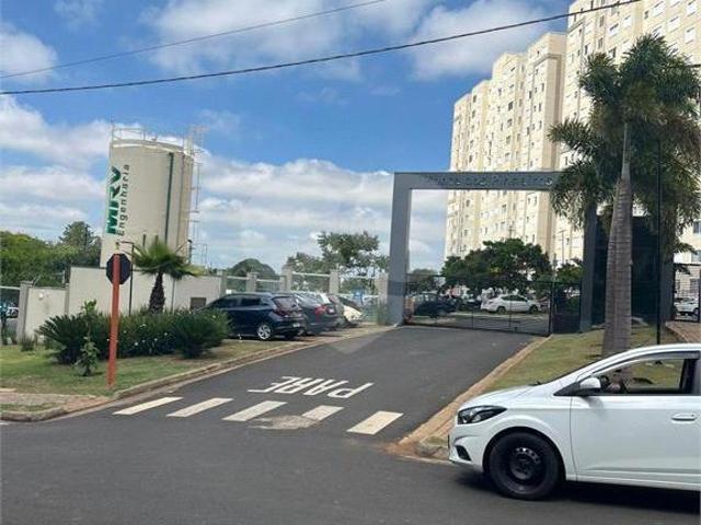 Apartamento à venda com 2 quartos no condomínio Monte Dos Pinheiros, São Carlos