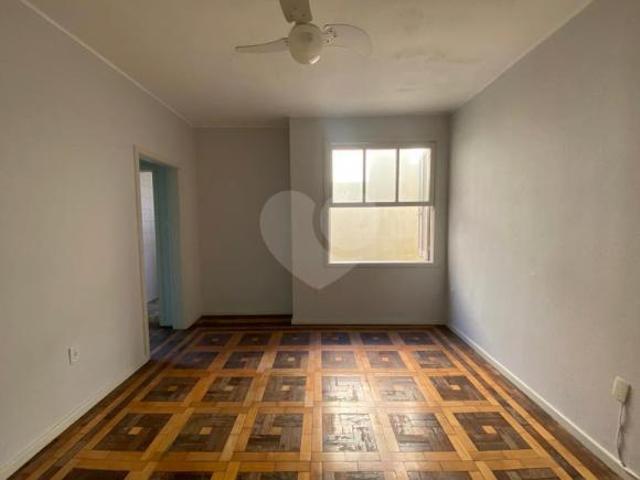 Apartamento com 2 quartos à venda em Petrópolis RS