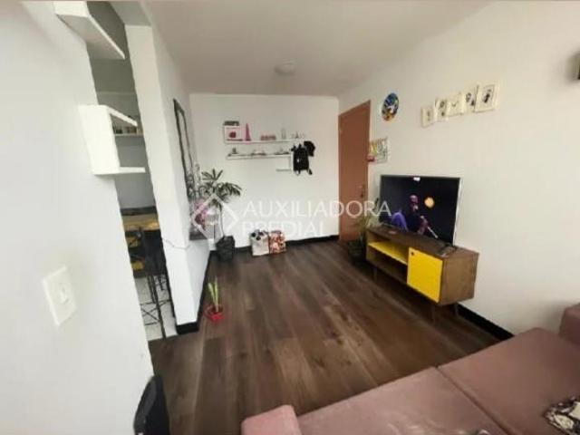 Apartamento com 2 Quartos à Venda no bairro Olaria com 47m²