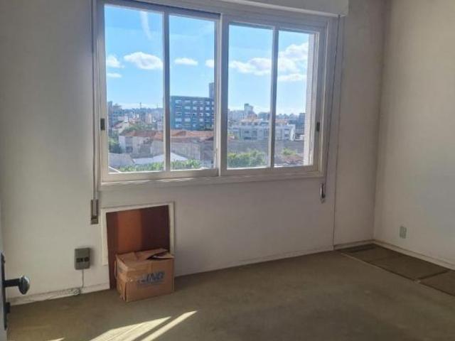 Apartamento com 2 quartos com vaga, Localizado próximo ao Hospital de Clínicas, com fácil acesso a t