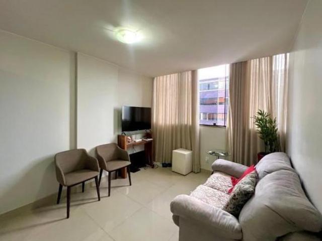 Apartamento com 2 Quartos, Cozinha Planejada, 2 Vagas de Garagem, Elevador na QE 02 no Guará