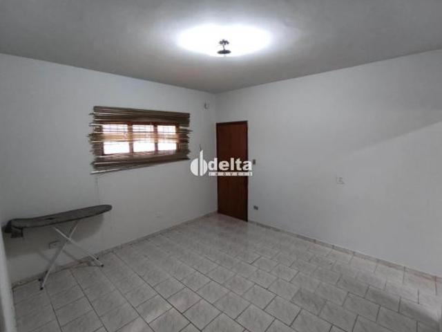 Apartamento com 2 quartos disponível para venda no bairro Cidade Jardim em Uberlândia MG