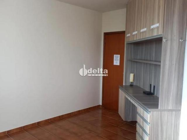 Apartamento com 2 quartos disponível para venda no bairro Custódio Pereira em Uberlândia MG