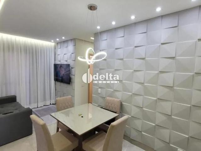Apartamento com 2 quartos disponível para venda no bairro Alto Umuarama em Uberlândia MG