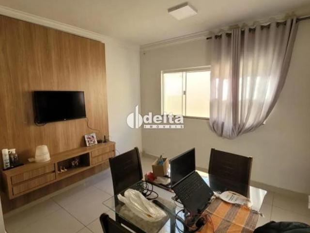 Apartamento com 2 quartos disponível para venda no bairro Jardim Holanda em Uberlândia MG