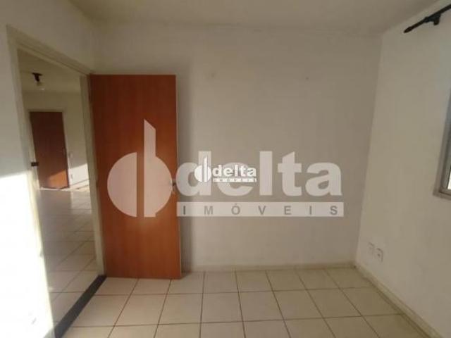 Apartamento com 2 quartos disponível para venda no bairro Mansour em Uberlândia MG