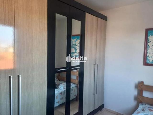 Apartamento com 2 quartos disponível para venda no bairro Minas Gerais em Uberlândia MG