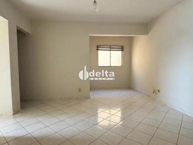 Apartamento com 2 quartos disponível para venda no bairro Santa Mônica em Uberlândia MG