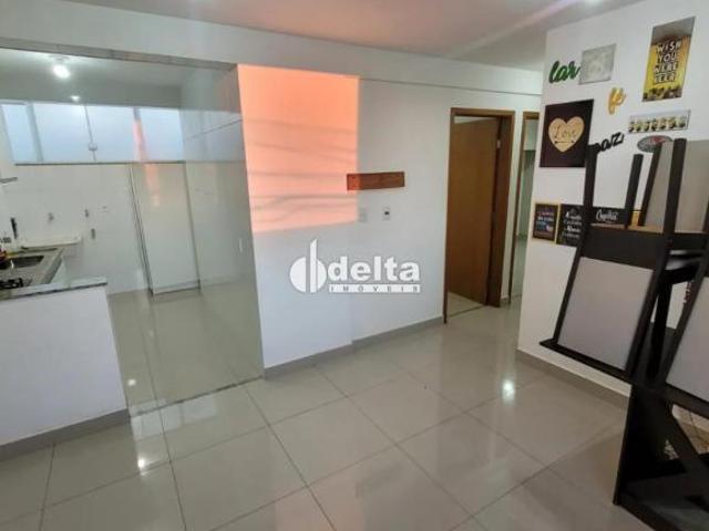 Apartamento com 3 quartos disponível para venda no bairro Santa Mônica em Uberlândia MG