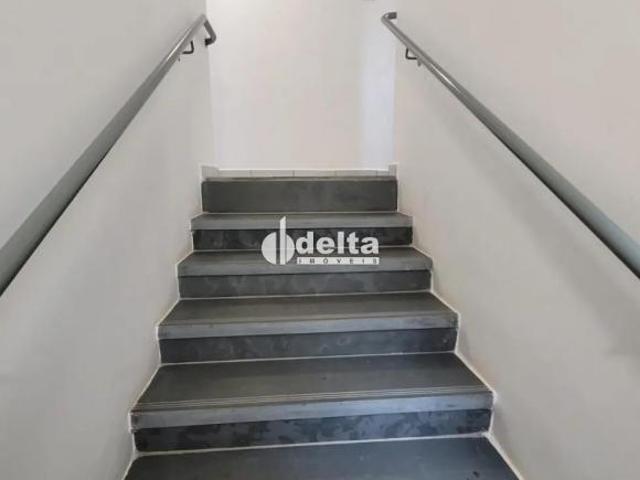 Apartamento com 2 quartos disponível para venda no bairro Residencial Pequis em Uberlândia MG