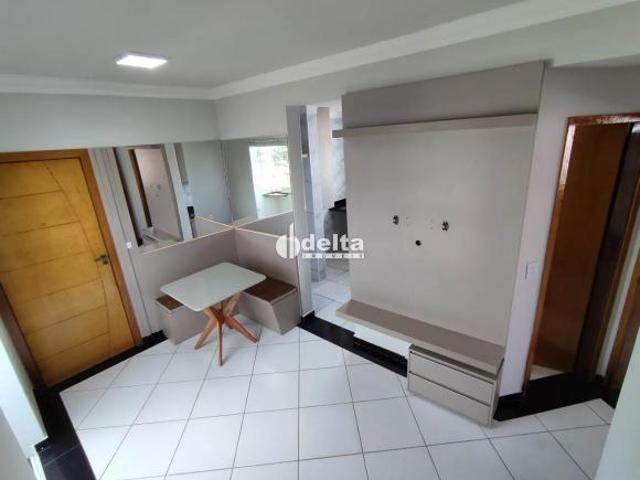 Apartamento com 2 quartos disponível para locação e venda no bairro Presidente Roosevelt em Uberlând