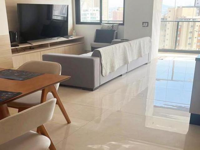 Apartamento com 2 Quartos e 3 banheiros à Venda, 78 m² por R$ 1.100.000