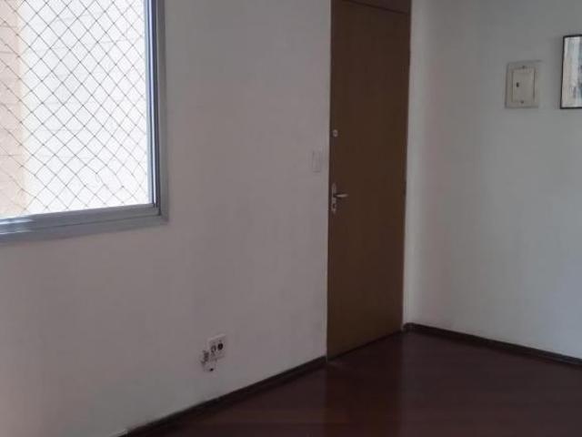 Apartamento com 2 Quartos e 1 Vaga à Venda, 48 m² por R$ 240.000