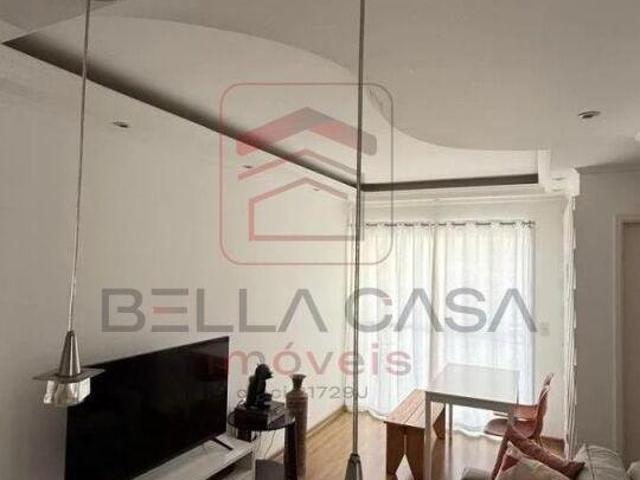 Apartamento com 2 quartos e 1 vaga de garagem