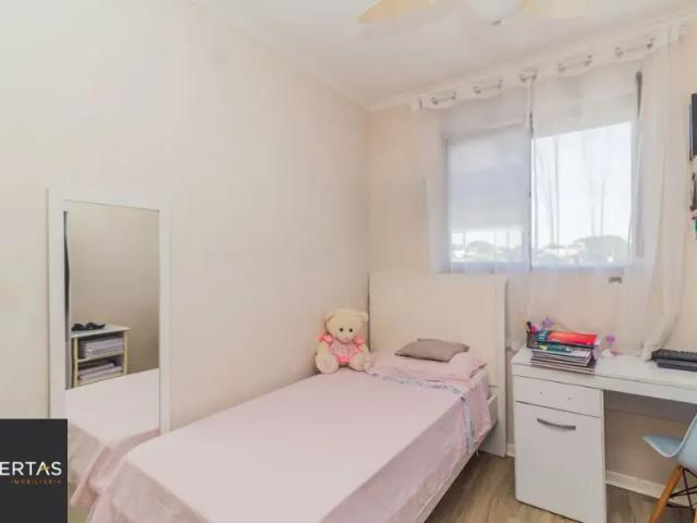 Apartamento com 2 quartos e 1 vaga de garagem no Bairro Sarandí