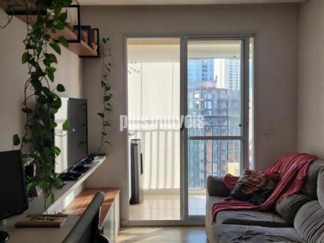 Apartamento com 2 Quartos e 1 banheiro Varanda fechada