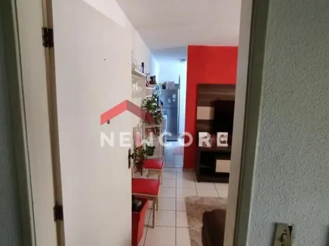 Apartamento com 2 Quartos e 1 banheiro à Venda, 45 m² por R$ 115.000