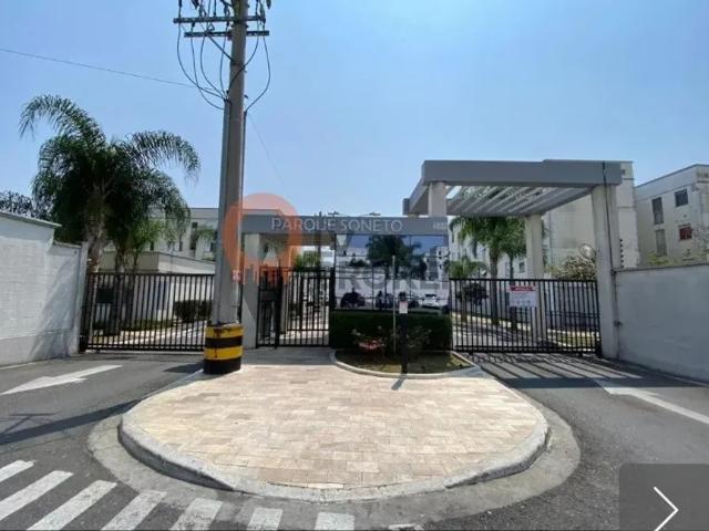 Apartamento com 2 Quartos e 1 banheiro à Venda, 47 m² por R$ 244.000
