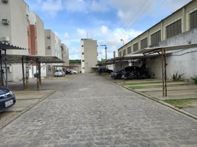 Apartamento com 2 Quartos e 1 banheiro à Venda, 48 m² por R$ 170.000