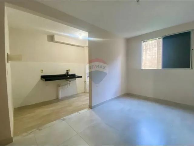 Apartamento com 2 Quartos e 1 banheiro à Venda, 48 m² por R$ 195.000