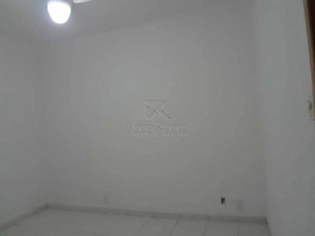 Apartamento com 2 Quartos e 1 banheiro à Venda, 49 m² por R$ 200.000