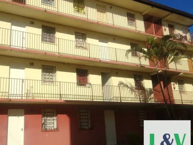 Apartamento com 2 Quartos e 1 banheiro à Venda, 40 m² por R$ 200.000