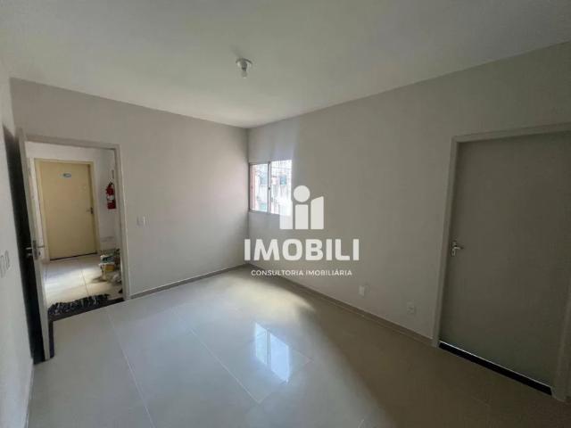 Apartamento com 2 Quartos e 1 banheiro à Venda, 42 m² por R$ 175.000