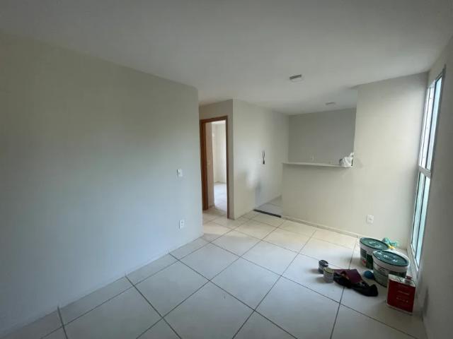 Apartamento com 2 Quartos e 1 banheiro à Venda, 42 m² por R$ 200.000