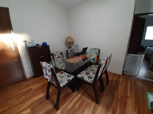 Apartamento com 2 Quartos e 1 banheiro à Venda, 54 m² por R$ 215.000